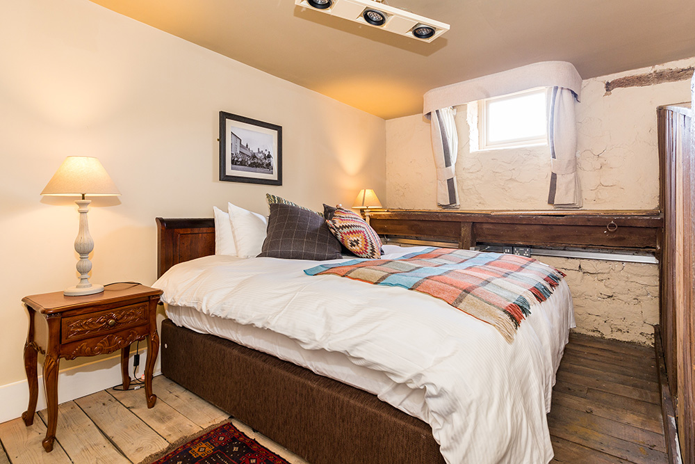 Our Bedrooms – The Bull Hotel